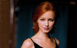 Lindy Booth measurements, married, spouse, instagram, christmas magic ...