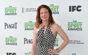 Robin Weigert biography, net worth, salary, married, divorce, children ...