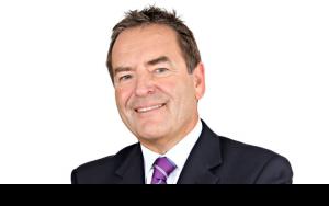 Jeff Stelling biography, married, wife, liz stelling, salary, house ...