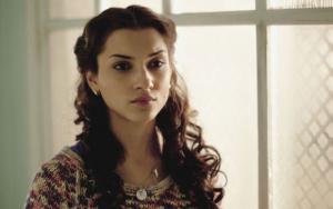 Amber Rose Revah age, bio, husband, mother, salary • biography
