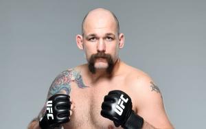 Timothy Johnson husband, age, bio, parents, kids, net worth, smile ...